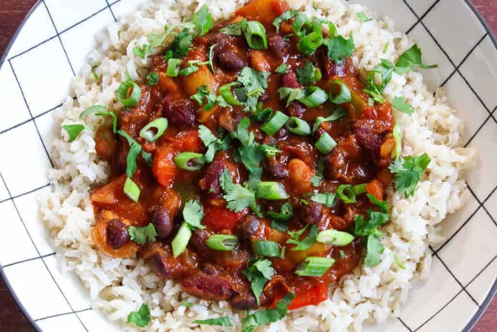 Easy Vegan Chilli Recipe - The Pesky Vegan