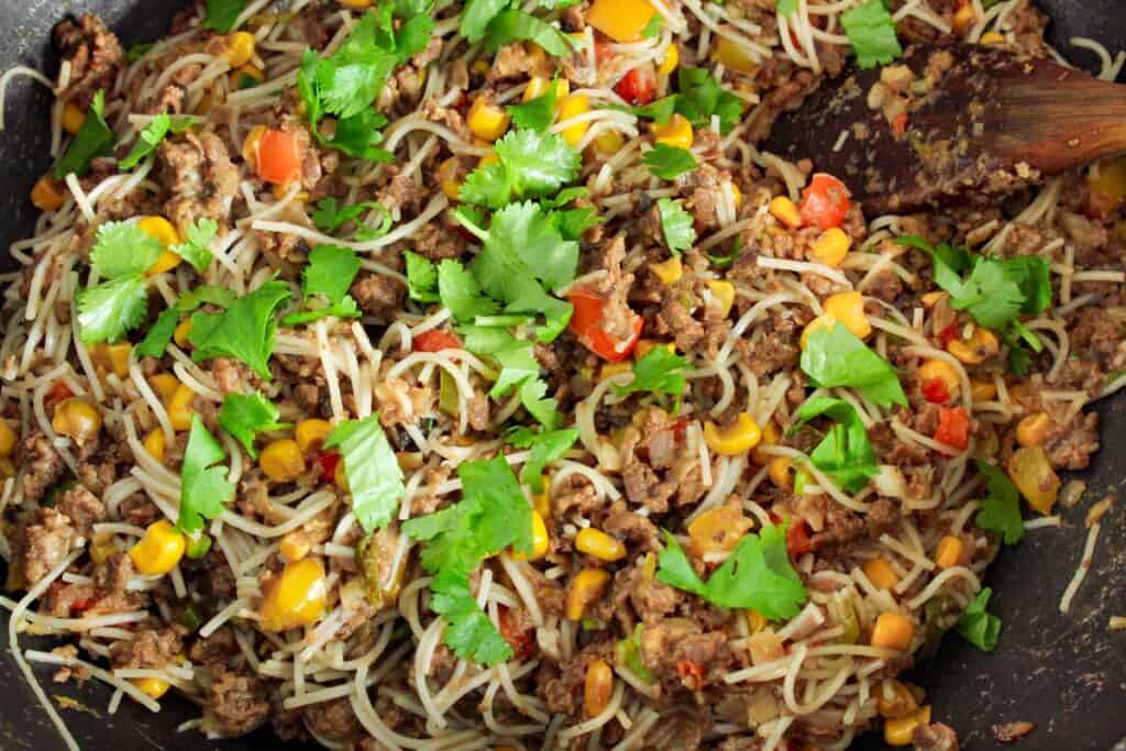 Vegan Rice Paper Rolls (Vietnamese Spring Rolls) - The Pesky Vegan