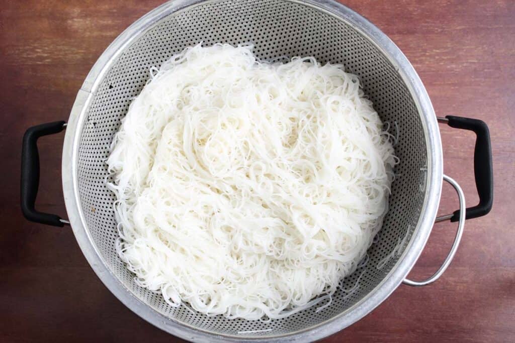 Rice Noodle Salad with Peanut Dressing - The Pesky Vegan