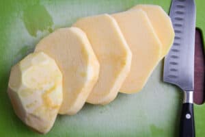 Neeps Recipe (Mashed Swede) - The Pesky Vegan