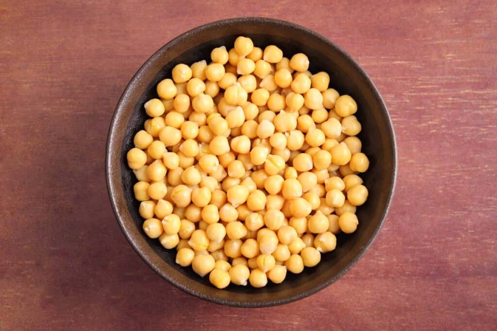 Easy Green Pea Hummus with Cucumber & Mint - The Pesky Vegan