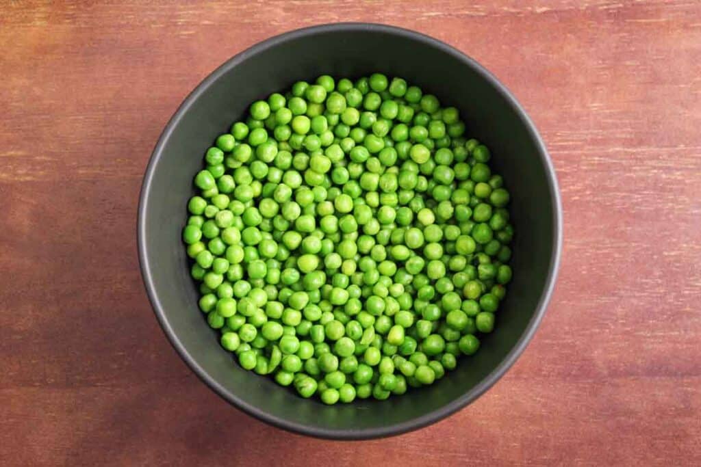 Easy Green Pea Hummus with Cucumber & Mint - The Pesky Vegan